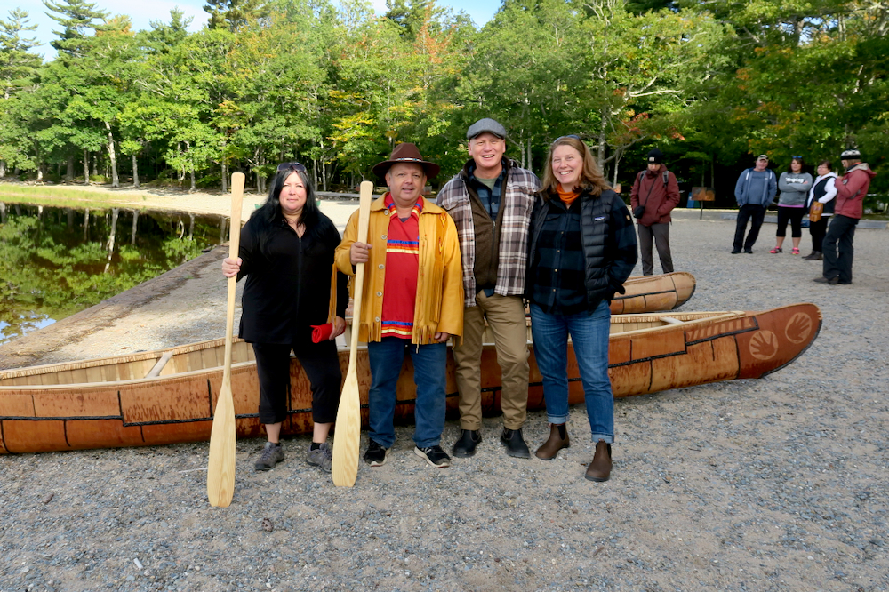 A canoe for humankind - Toque & Canoe